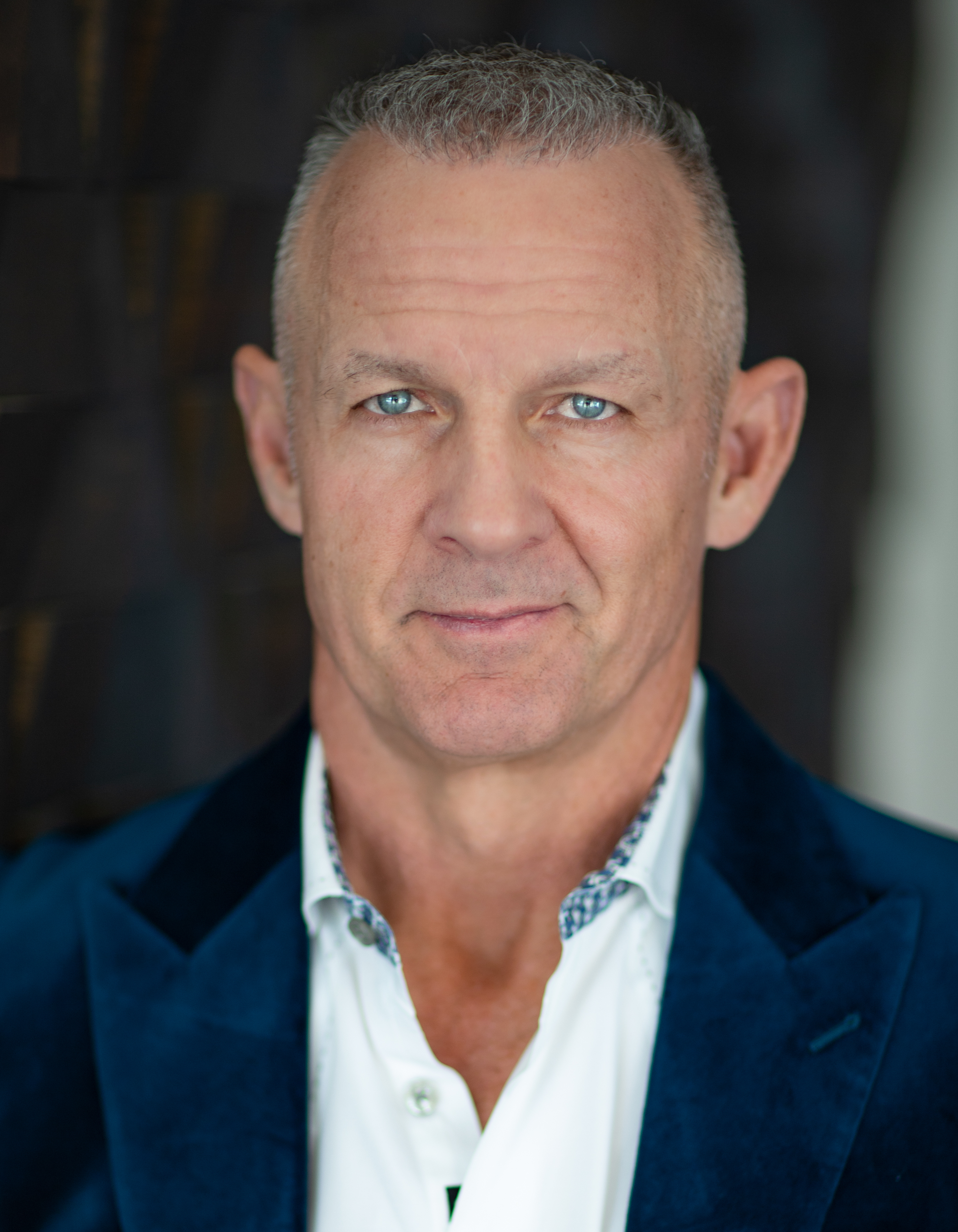Book Merril Hoge as Keynote Speaker | Rave Speakers